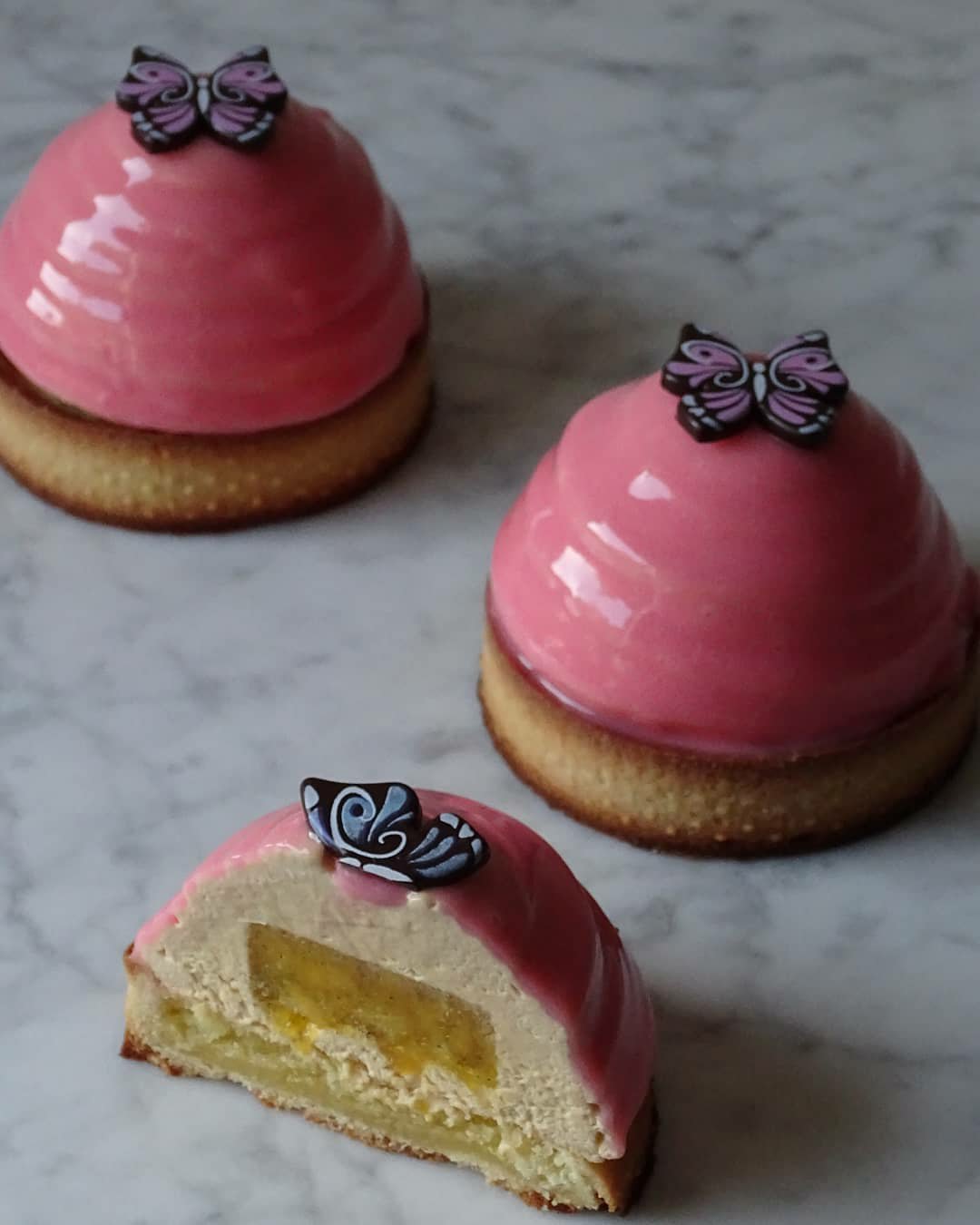 Dulce de leche mango tartelettes met amandel crème – By Diënty